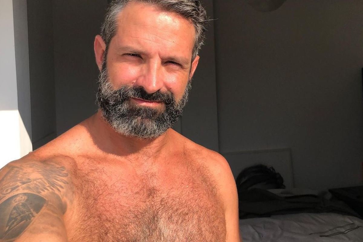 Iran Malfitano revela que conseguiu papel na Globo por ser peludo ...