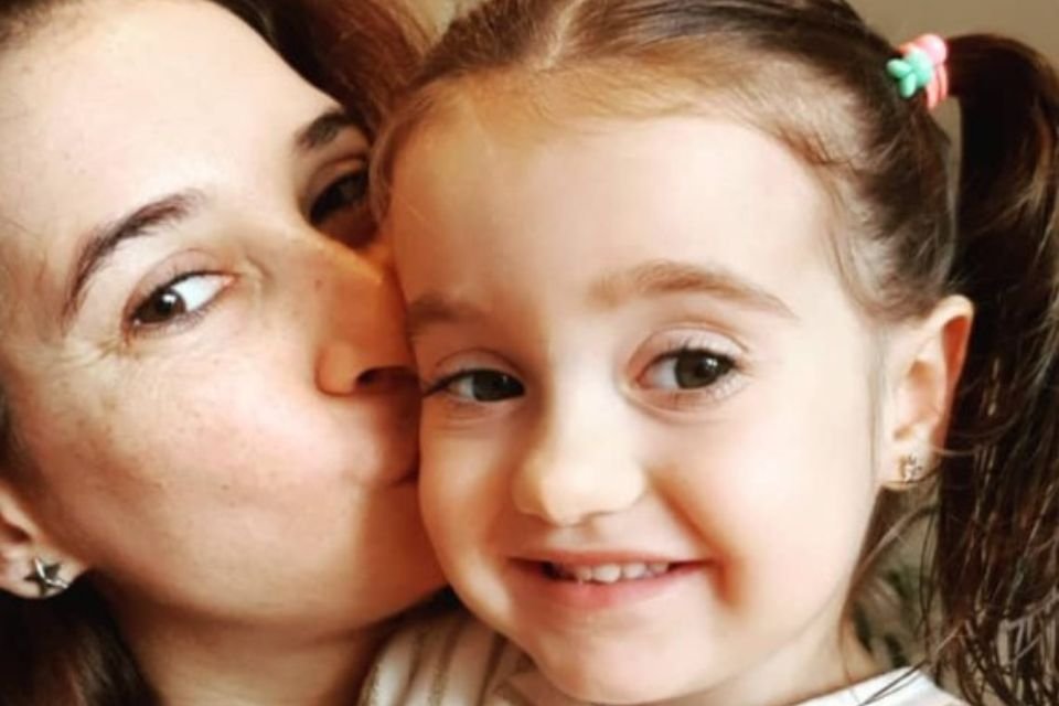 Francesa cria rede de apoio para outras mães bipolares no Brasil ...