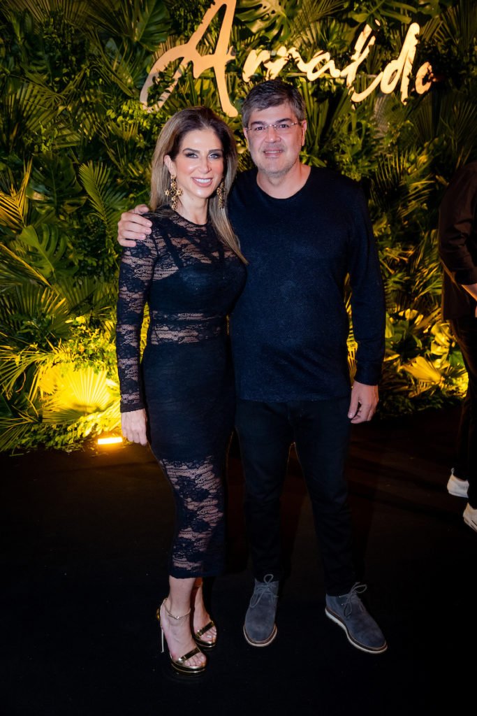 Arquiteto Arnaldo Pinho celebra nova idade em animada festa com amigos | Metrópoles