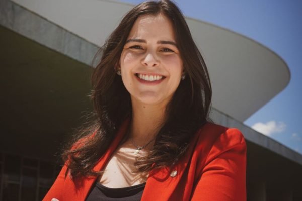 Vice-líder de Lula na Câmara, Maria Arraes diz que ainda há “longo ...