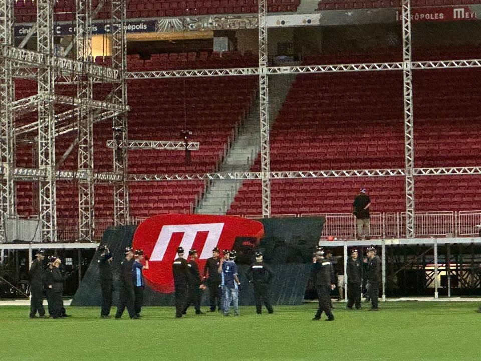 Palco gigantesco que vai abrigar Kiss e Deep Purple em Brasília está ...