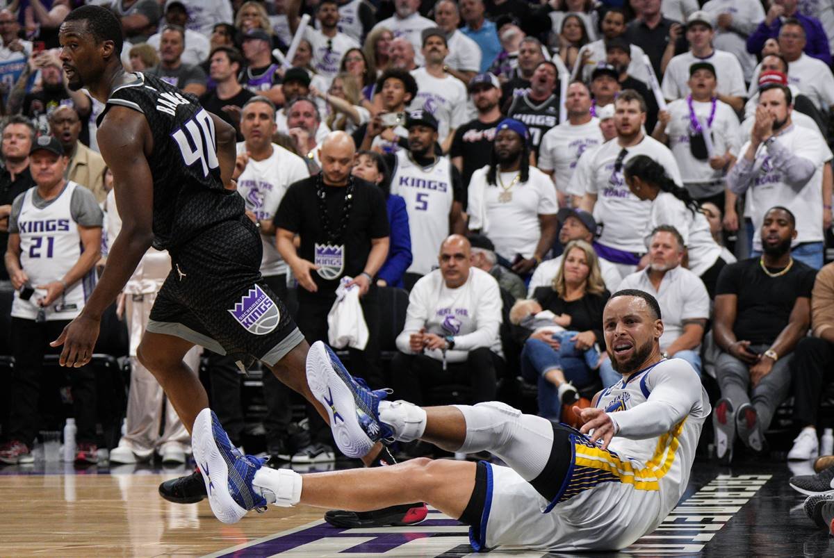 Kings superam os Warriors e vencem 1º jogo de playoffs em 17 anos | Metrópoles