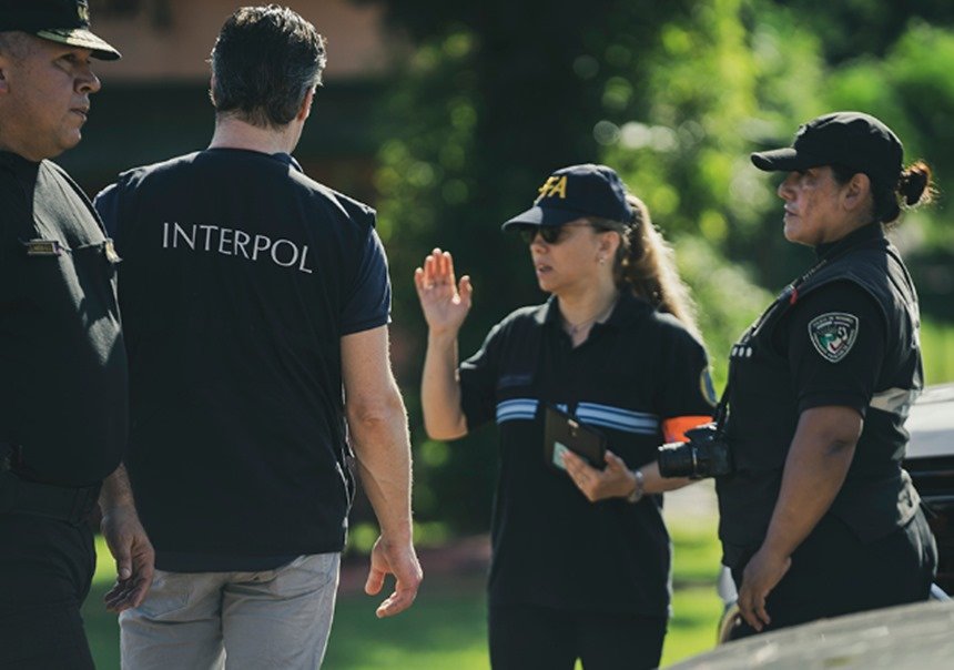 Armas: Interpol mira PCC, Mara Salvatrucha e Cartel dos Bálcãs | Metrópoles