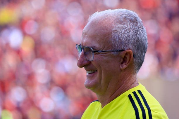 Para tirar qualquer time do buraco, o remédio certo é Dorival | Metrópoles