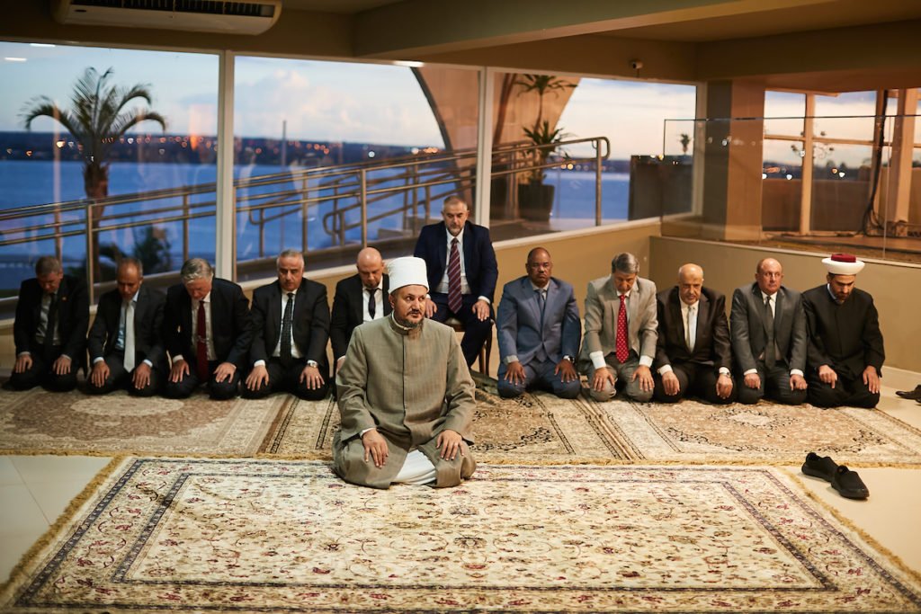 Embaixadas do Bahrein e EAU se unem em Iftar do Ramadã | Metrópoles