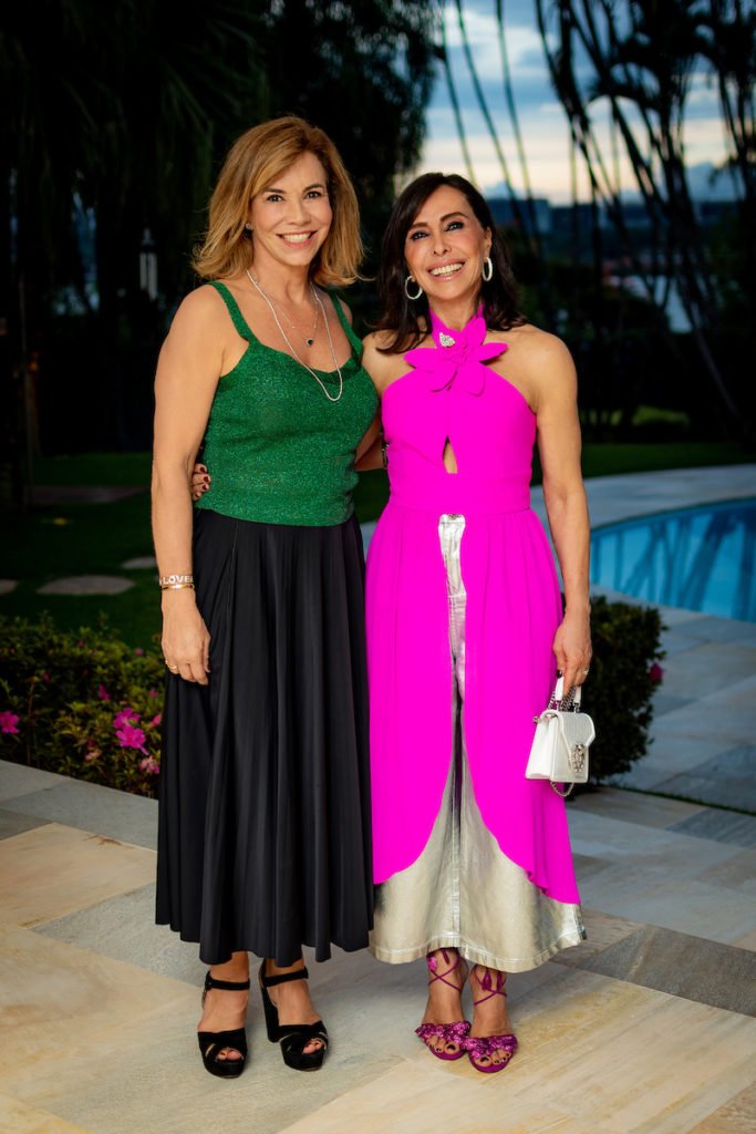 Auristela oferece celebração de aniversário para Cris Constantino