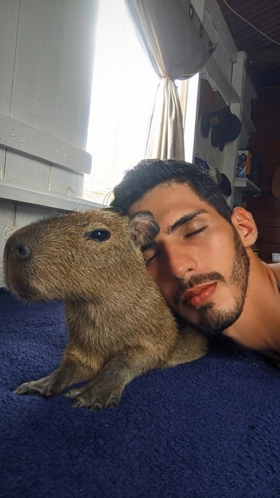 Exclusivo! Agenor fala sobre a Capivara Filó: “Não me vejo sem ela ...