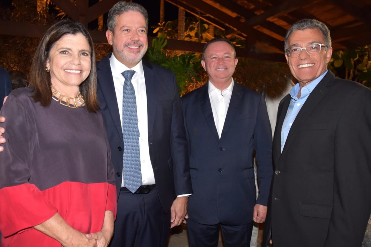 José Sarney recebe familiares e autoridades em jantar de aniversário ...