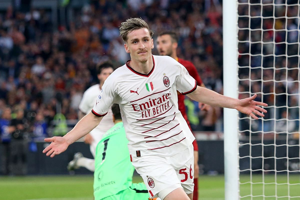 Roma e Milan marcam nos acréscimos e empatam no Campeonato Italiano ...