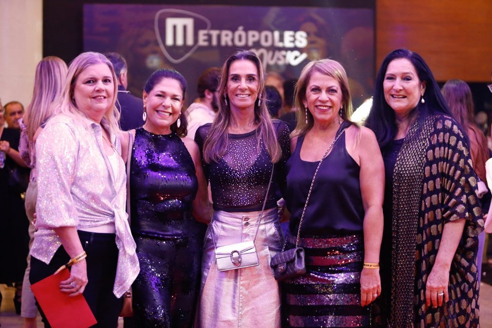 ABBA The Show: fãs chegam para o superespetáculo em Brasília | Metrópoles