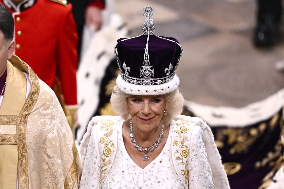 “Amante tem lar” e “rainha com sorte”: web reage à coroação de Camilla ...