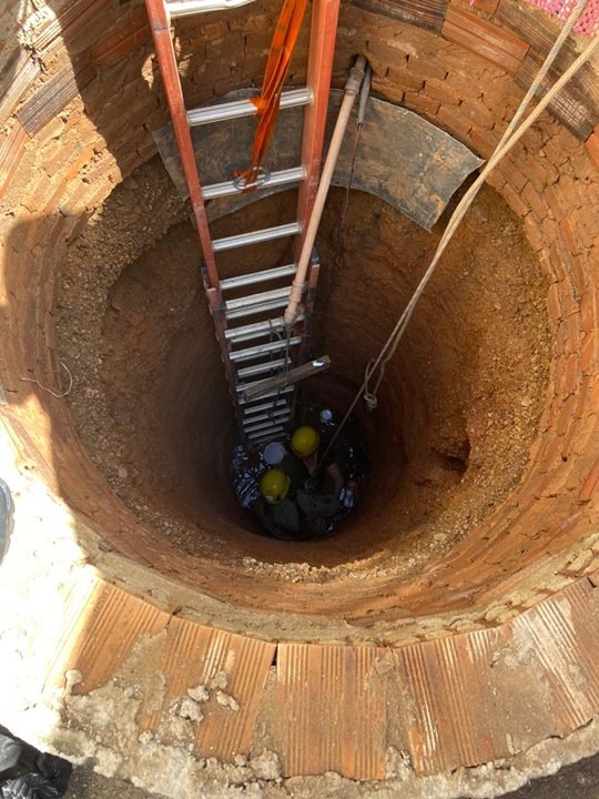 GO: bombeiros resgatam idosa que caiu em cisterna de quase 5 metros ... GO: bombeiros resgatam idosa que caiu em cisterna de quase 5 metros ...
