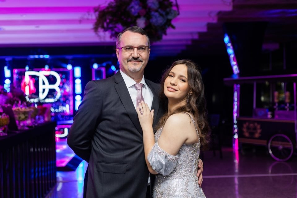 Maria Eduarda Brum celebra 15 anos com festa deslumbrante | Metrópoles