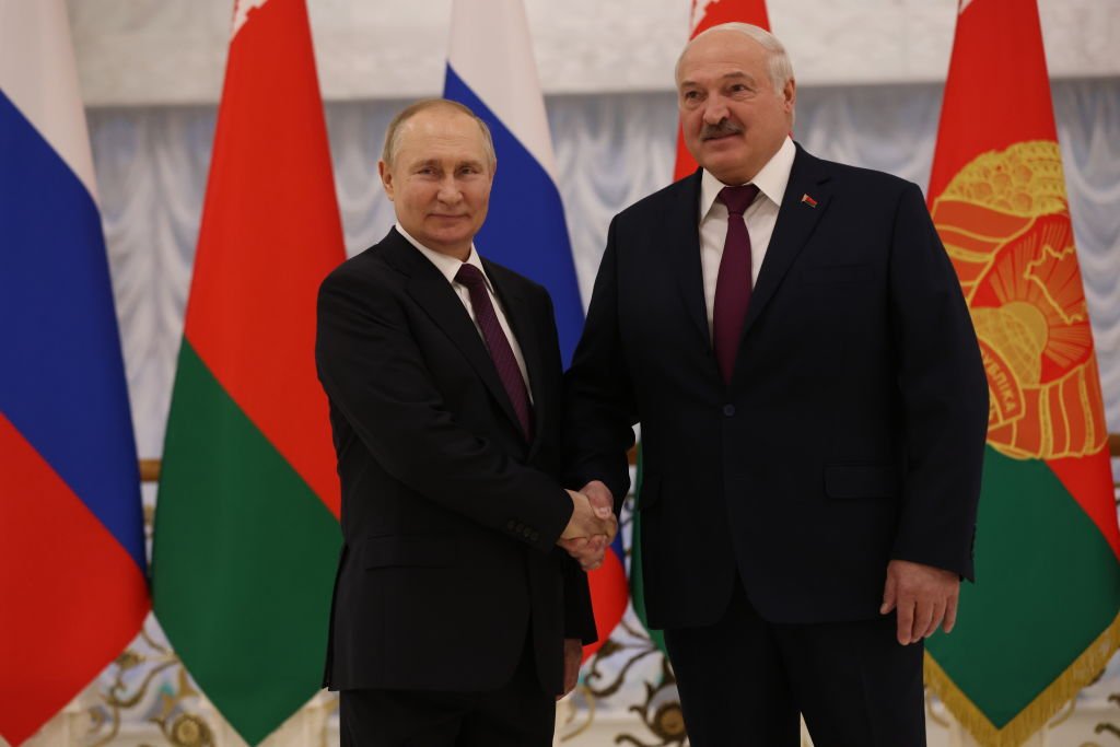 Lukashenko confirma envio de armas nucleares da Rússia para Belarus ...