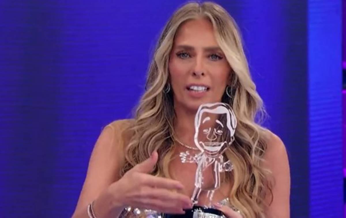 Adriane Galisteu se emociona em declaração para Silvio Santos no SBT ...