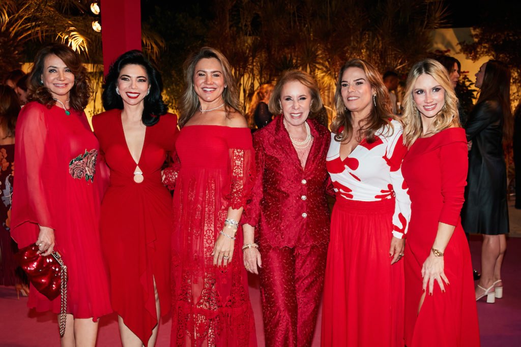 Gláucia Benevides é homenageada pelas filhas Layla e Larissa com festa ...