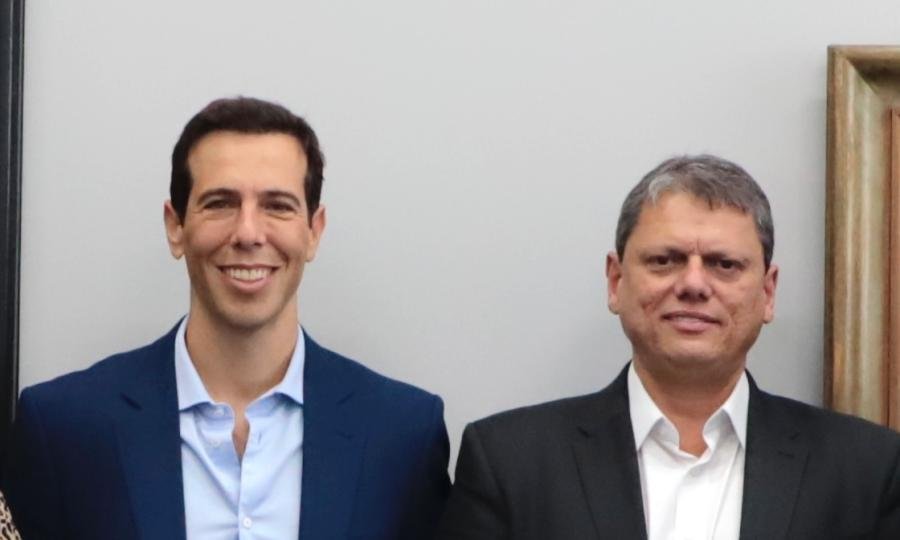 Tarcísio paga R$ 450 mi em bônus a professores; veja quem tem direito ...