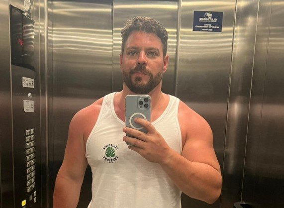 Valmir se manifesta após rumores de namoro durante Casamento às Cegas | Metrópoles