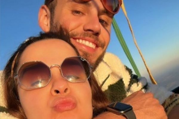 Vídeo: Maiara surge em passeio romântico de balão com Matheus Gabriel | Metrópoles
