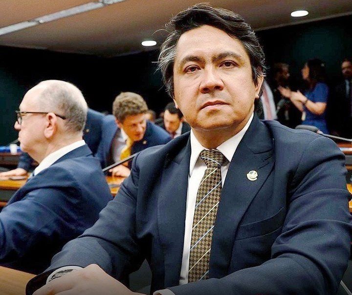 MPF quer explicação de senador que abasteceu R$ 3,9 mil em um dia ...