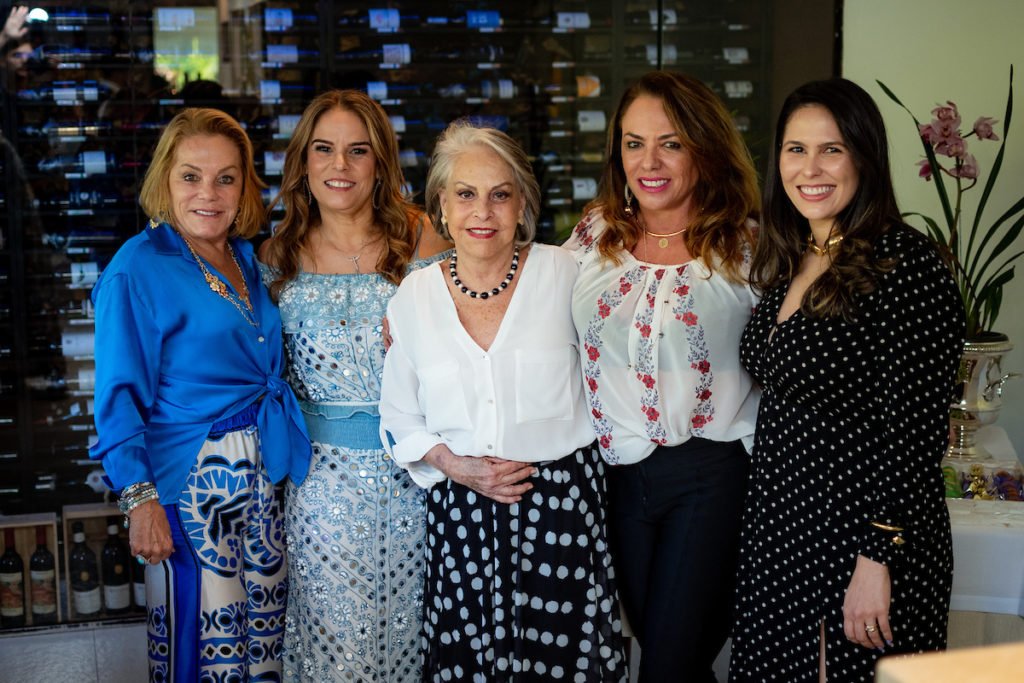 Letícia Cunha e Elisa Monteiro comemoram aniversário em dose dupla ...