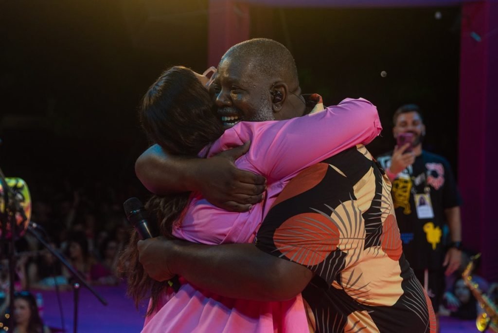 Ana Clara, sucesso no pagode, exalta Péricles, seu padrinho musical ...