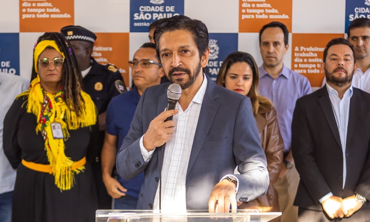 “Eu, do lado do Bolsonaro?”: Nunes se esquiva de questão de estudante | Metrópoles