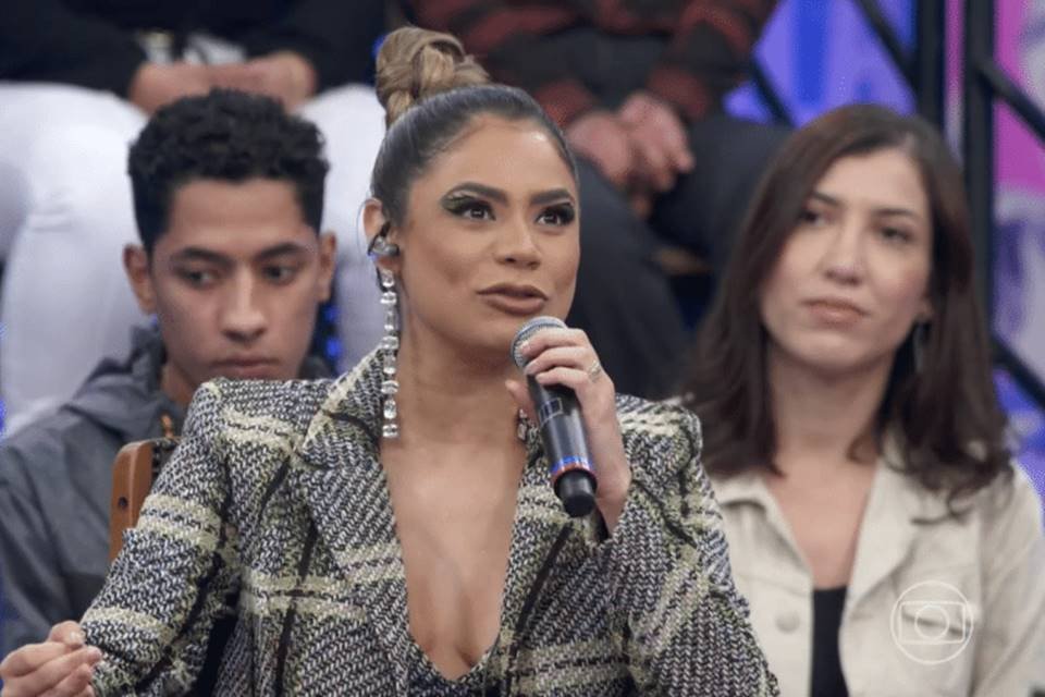 Lexa revela o uso de tranquilizantes para suportar importunação sexual ...