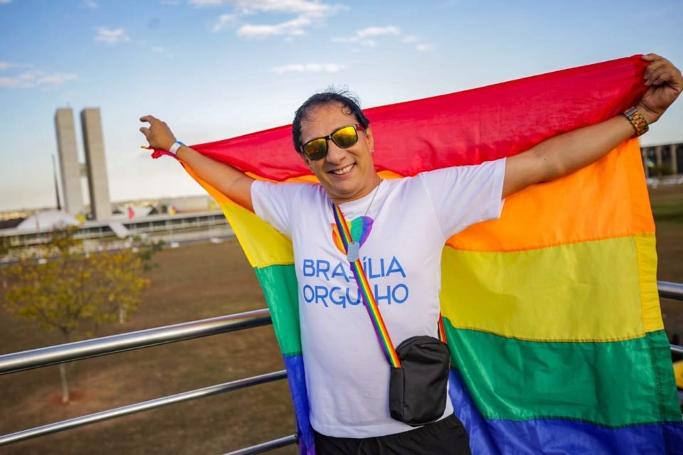 Jean Wyllys na parada LGBTQIA+ em Brasília: “Não vamos voltar aos ...
