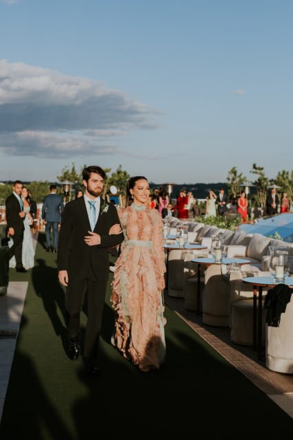 Giovana Suaiden e Edgard Coelho selam o amor em cerimônia majestosa ...