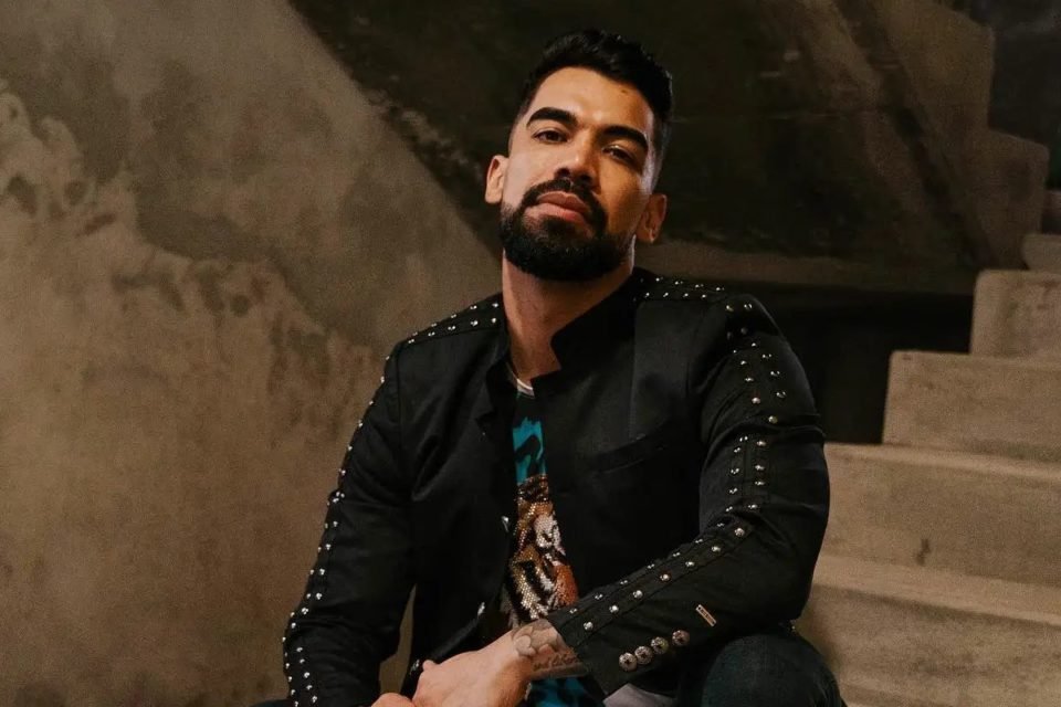 Quem é Raphael Soares, cantor que teve vídeo íntimo vazado na web | Metrópoles