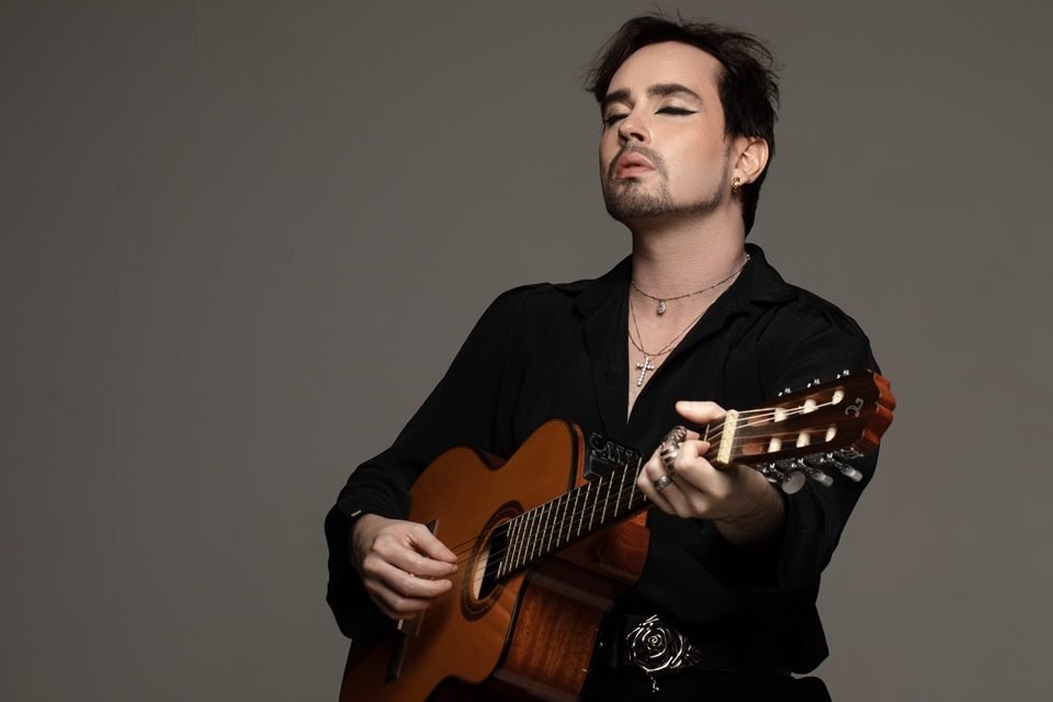 Johnny Hooker comemora 20 anos de carreira e analisa trajetória ...