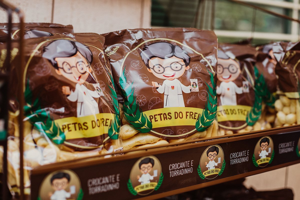 Conheça história do projeto “Petas do Frei”, do padre Rogério Soares ...