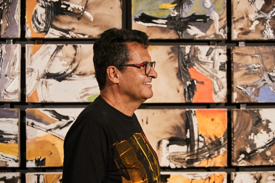 Coquetel marca o lançamento da exposição do artista PJ Araújo | Metrópoles