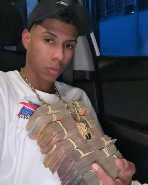 MC Teteu foi mantido como refém durante assalto | Metrópoles