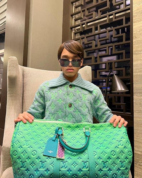 Influencer de moda é acusado de praticar golpes para manter luxo | Metrópoles