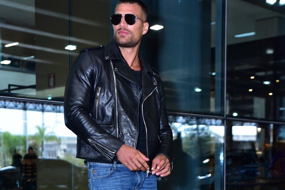 Fotos: após treta com Anitta, Simone Susinna desembarca em São Paulo ...