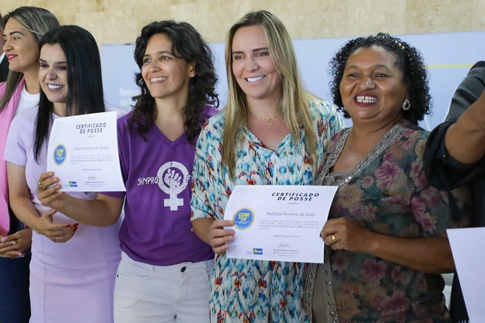 Integrantes do Conselho dos Direitos da Mulher tomam posse no DF ...