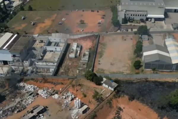 Vídeo: explosão em metalúrgica deixa dezenas de feridos em SP | Metrópoles