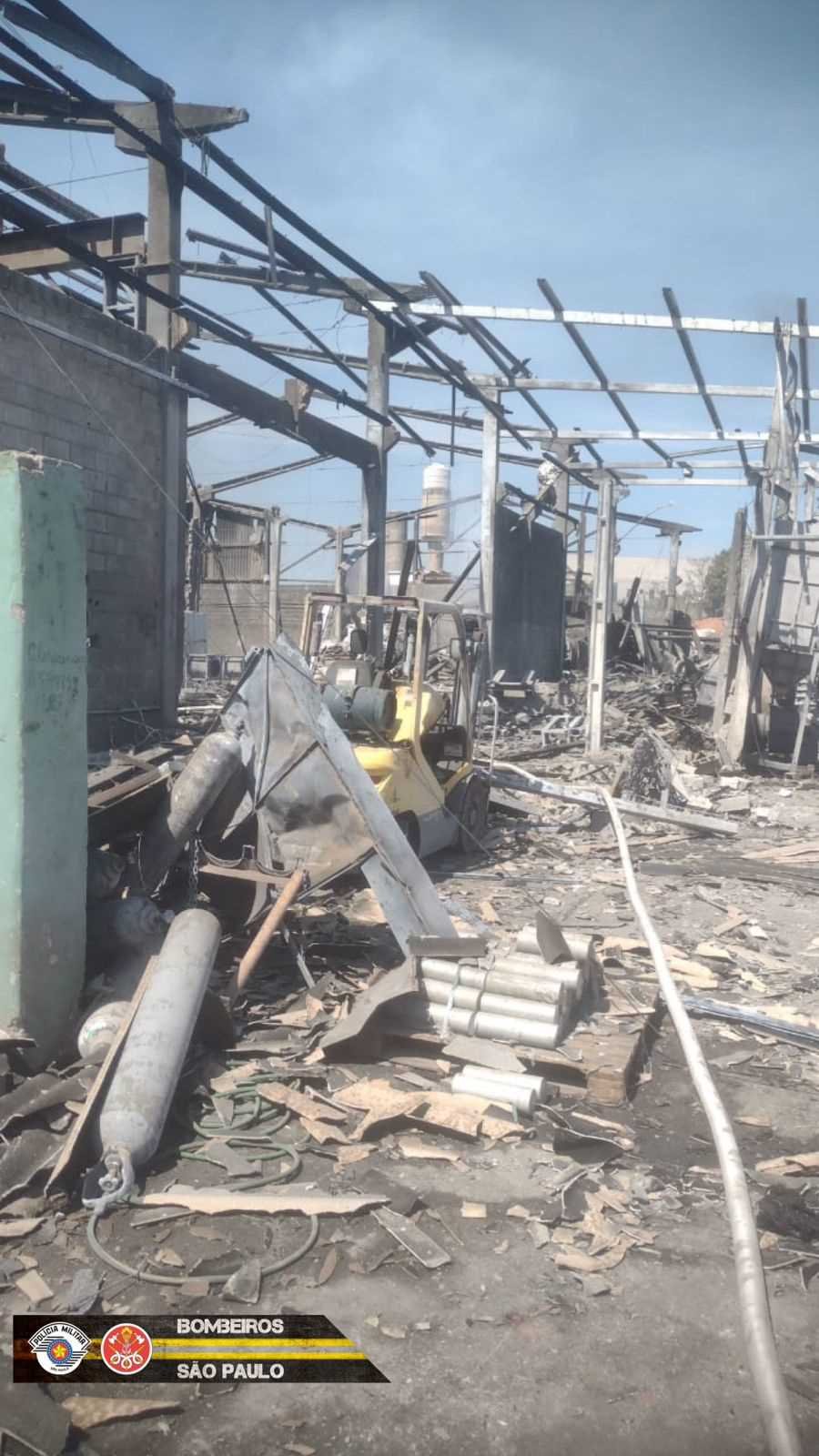 Dois morrem e mais de 30 ficam feridos em explosão de metalúrgica ...