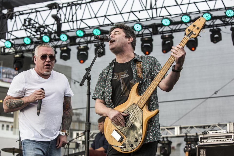 Vocalista do Smash Mouth, Steve Hardwell morre aos 56 anos | Metrópoles