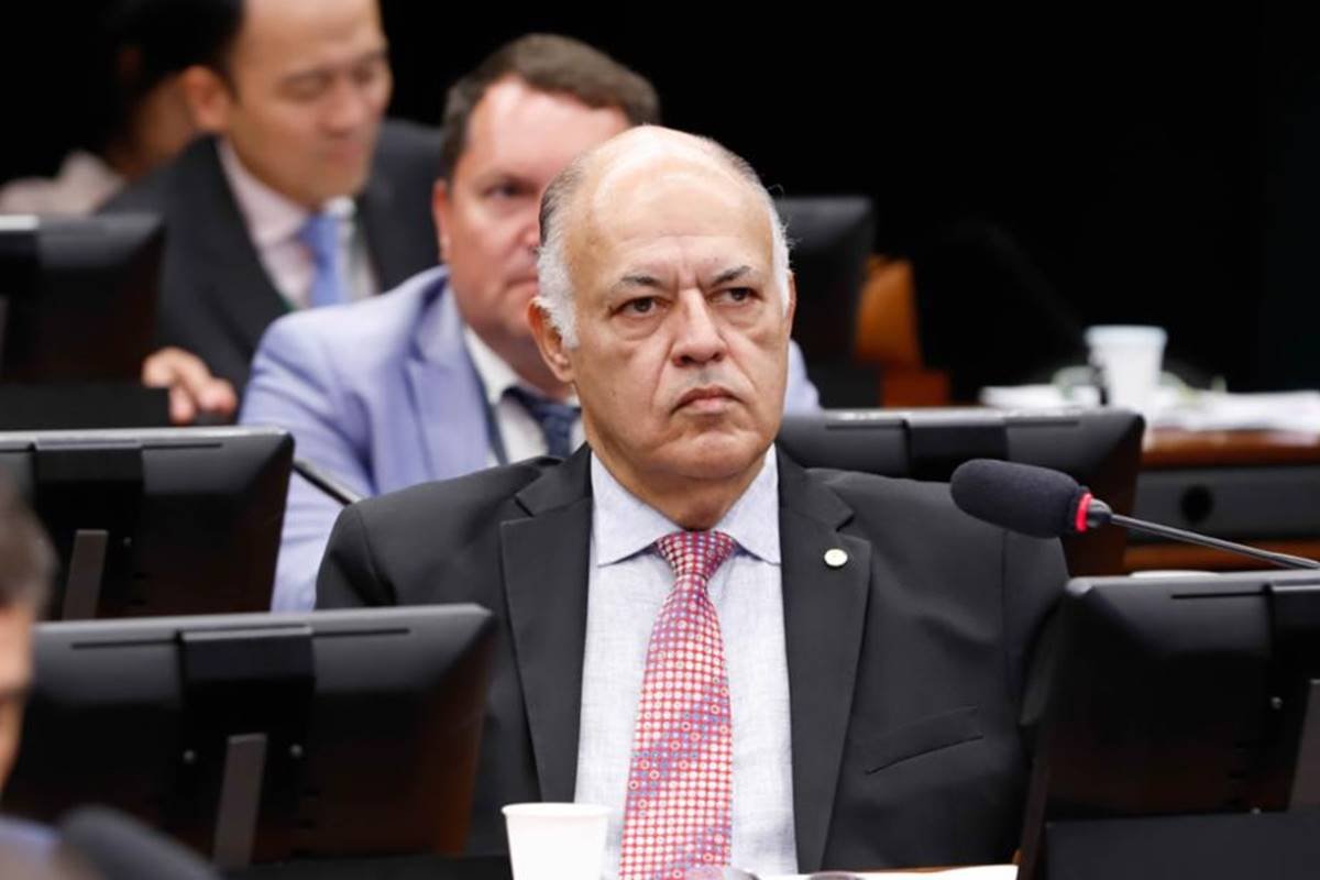 Câmara: parecer de comissão não equipara união homoafetiva a casamento ...