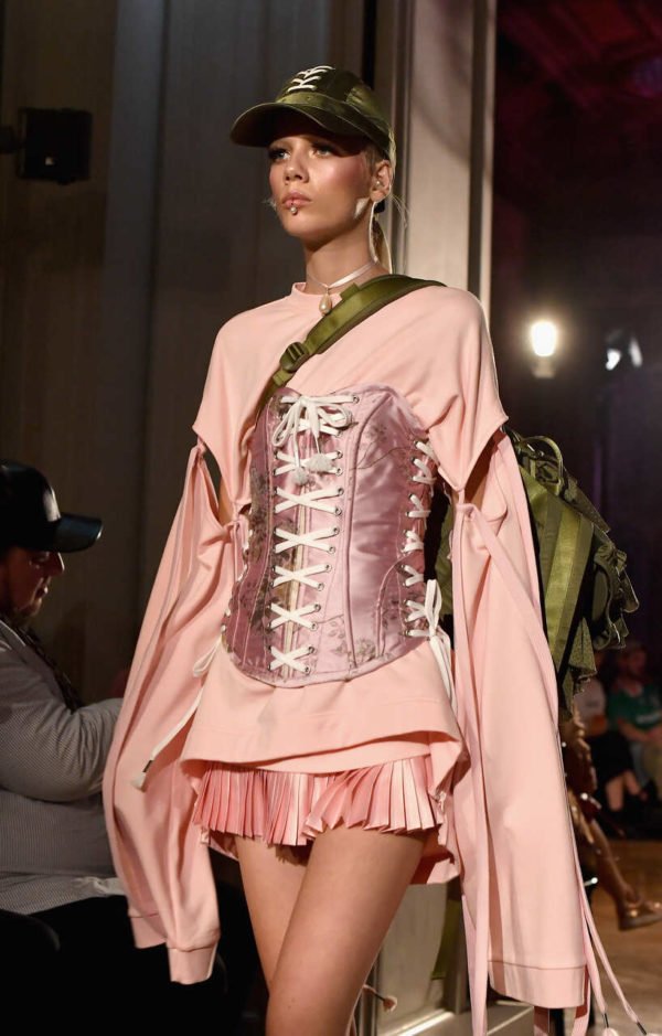 Rihanna faz retorno triunfal à Puma com lançamento inspirado em Pelé ...