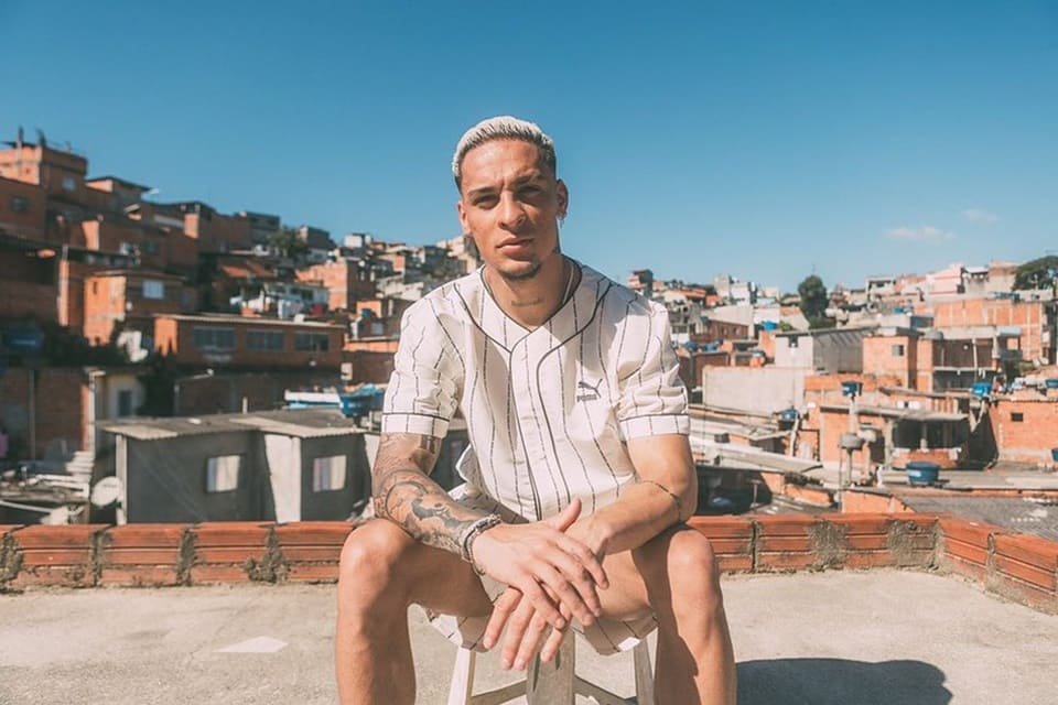 Antony retoma os treinos no Manchester ao lado da ex-esposa. Veja ...