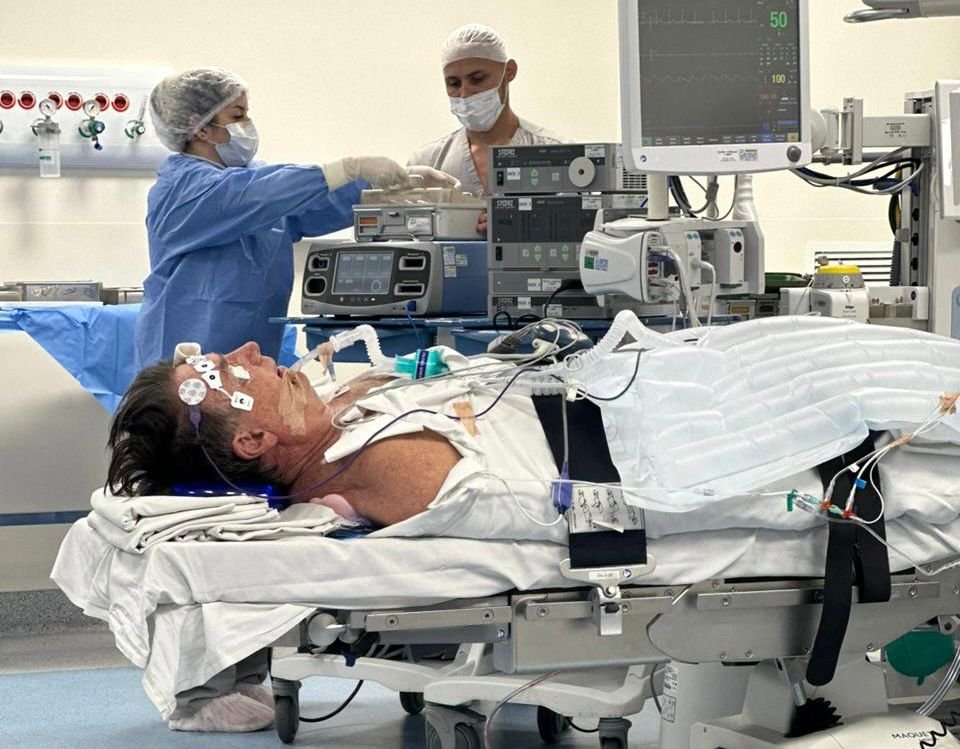 Hospital divulga boletim médico de Bolsonaro após cirurgias | Metrópoles