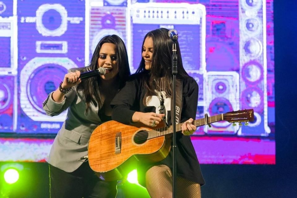 De RBD a Exalta: Day e Lara regravam hits nacionais no ritmo sertanejo ...