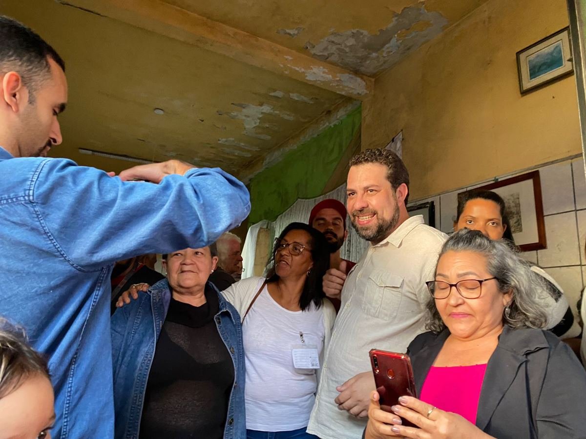 Em pré-campanha na periferia, Boulos já promete até construir UBS ...