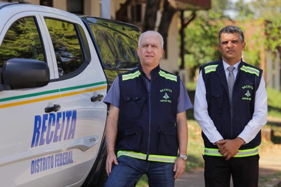 Fiscais da Receita do DF avaliam todas as cargas em protesto | Metrópoles