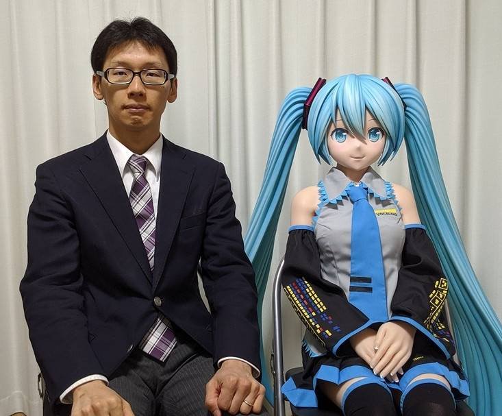 Japonês fictossexual luta pelo direito de se apaixonar por personagem ...