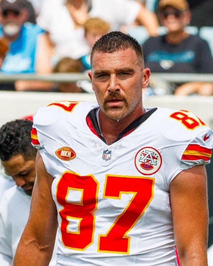 Saiba tudo sobre Travis Kelce, novo affair de Taylor Swift | Metrópoles
